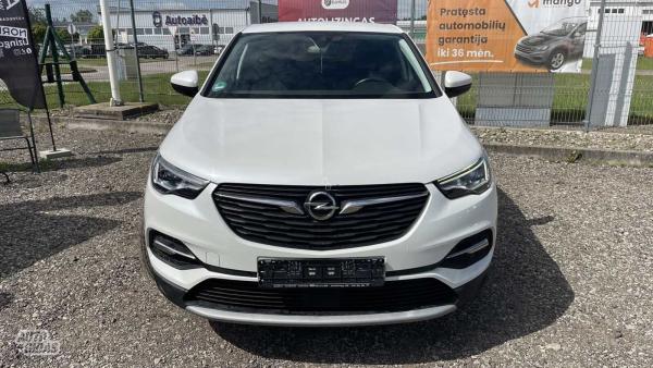 White Opel Grandland X 2018 in Marijampole, with an engine capacity of 1.60 L and mileage of 180 thousand km for 11690 €, photo 4 on AUTOMOTO.COM.LV