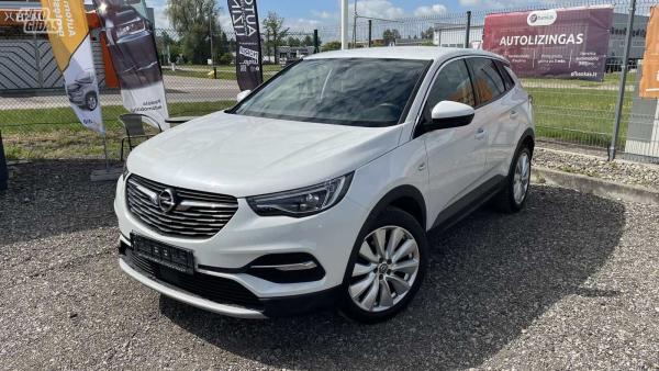 White Opel Grandland X 2018 in Marijampole, with an engine capacity of 1.60 L and mileage of 180 thousand km for 11690 €, photo 5 on AUTOMOTO.COM.LV
