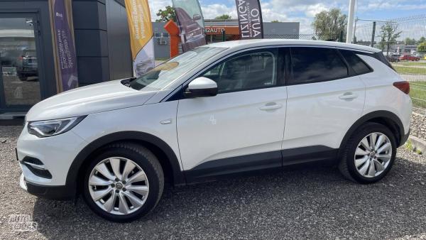 White Opel Grandland X 2018 in Marijampole, with an engine capacity of 1.60 L and mileage of 180 thousand km for 11690 €, photo 6 on AUTOMOTO.COM.LV