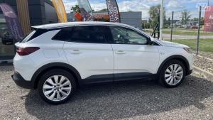 White Opel Grandland X 2018 in Marijampole, with an engine capacity of 1.60 L and mileage of 180 thousand km for 11690 €, photo 8 on AUTOMOTO.COM.LV