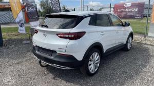White Opel Grandland X 2018 in Marijampole, with an engine capacity of 1.60 L and mileage of 180 thousand km for 11690 €, photo 9 on AUTOMOTO.COM.LV