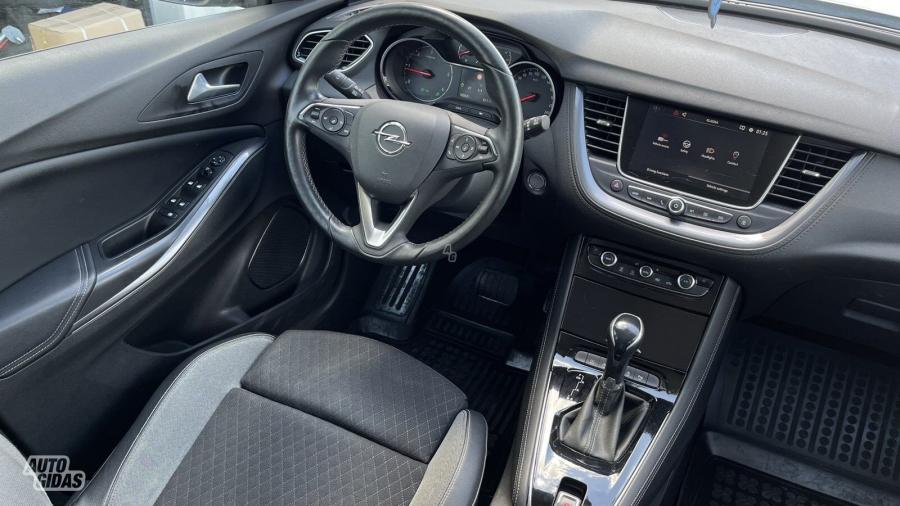White Opel Grandland X 2018 in Marijampole, with an engine capacity of 1.60 L and mileage of 180 thousand km for 11690 €, photo 12 on AUTOMOTO.COM.LV
