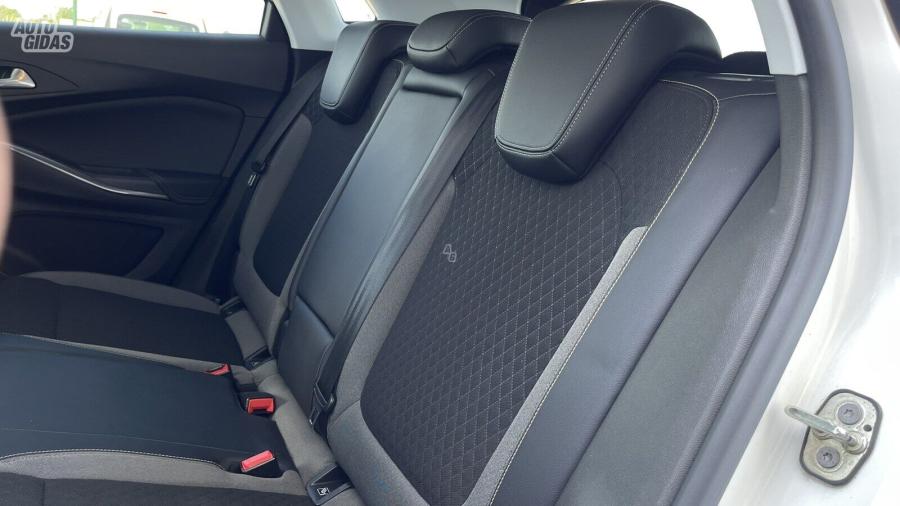 White Opel Grandland X 2018 in Marijampole, with an engine capacity of 1.60 L and mileage of 180 thousand km for 11690 €, photo 23 on AUTOMOTO.COM.LV