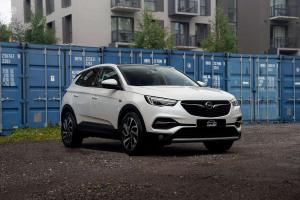 Balts Opel Grandland X 2018 Viļņa, ar dzinēja tilpumu 1.20 L un nobraukumu 190 tūkst. km par 9900 €, foto 3 vietnē AUTOMOTO.COM.LV
