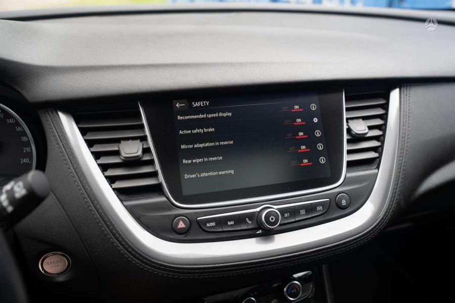 Balts Opel Grandland X 2018 Viļņa, ar dzinēja tilpumu 1.20 L un nobraukumu 190 tūkst. km par 9900 €, foto 18 vietnē AUTOMOTO.COM.LV