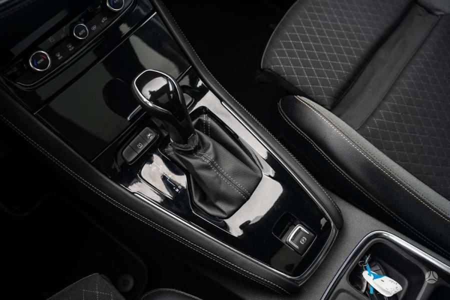 Balts Opel Grandland X 2018 Viļņa, ar dzinēja tilpumu 1.20 L un nobraukumu 190 tūkst. km par 9900 €, foto 22 vietnē AUTOMOTO.COM.LV
