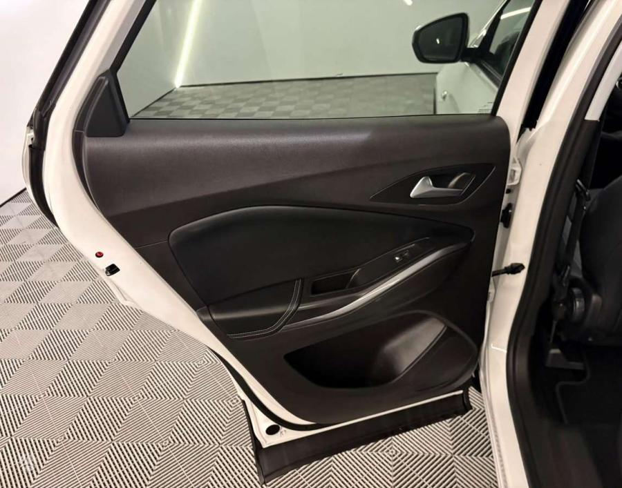 Белый Опель Grandland X 2018 в Мариямполе, объемом двигателя 1.20 л и пробегом 123 тыс. км за 10750 €, фото 26 на AUTOMOTO.COM.LV