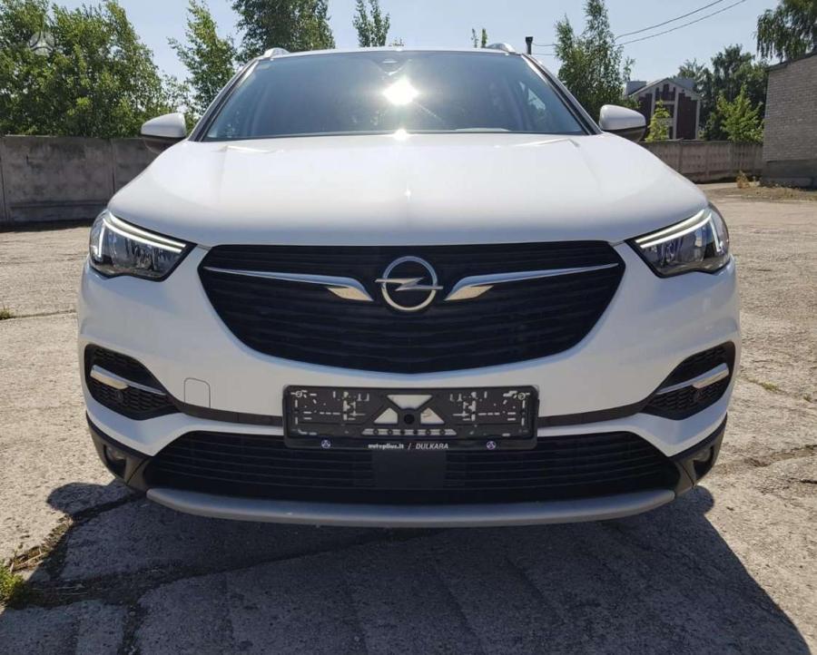 Balts Opel Grandland X 2018 Šauļi, ar dzinēja tilpumu 1.20 L un nobraukumu 89 tūkst. km par 8900 €, foto 3 vietnē AUTOMOTO.COM.LV