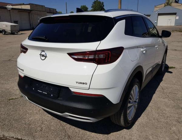 Balts Opel Grandland X 2018 Šauļi, ar dzinēja tilpumu 1.20 L un nobraukumu 89 tūkst. km par 8900 €, foto 4 vietnē AUTOMOTO.COM.LV