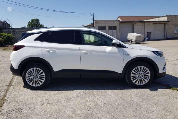 Balts Opel Grandland X 2018 Šauļi, ar dzinēja tilpumu 1.20 L un nobraukumu 89 tūkst. km par 8900 €, foto 5 vietnē AUTOMOTO.COM.LV