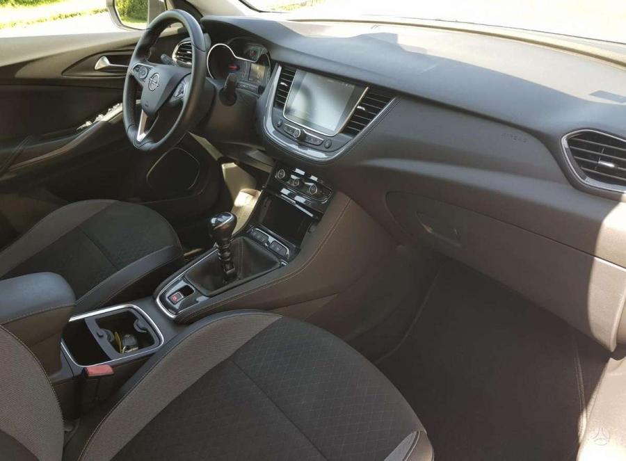 Balts Opel Grandland X 2018 Šauļi, ar dzinēja tilpumu 1.20 L un nobraukumu 89 tūkst. km par 8900 €, foto 10 vietnē AUTOMOTO.COM.LV