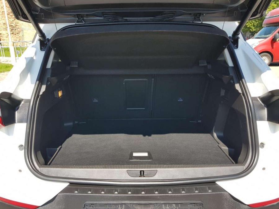 Balts Opel Grandland X 2018 Šauļi, ar dzinēja tilpumu 1.20 L un nobraukumu 89 tūkst. km par 8900 €, foto 14 vietnē AUTOMOTO.COM.LV