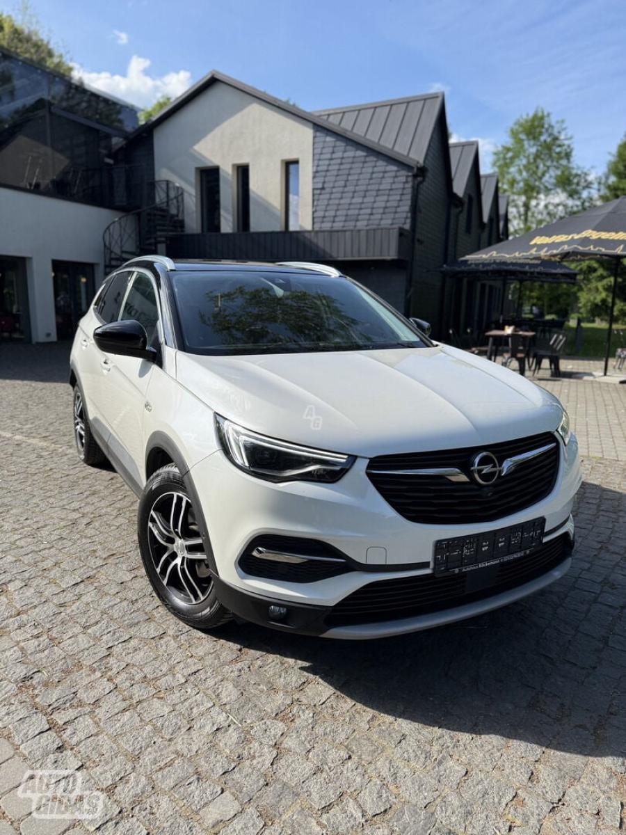 Balts Opel Grandland X 2018 Panevēža, ar dzinēja tilpumu 1.20 L un nobraukumu 159 tūkst. km par 10300 €, foto 1 vietnē AUTOMOTO.COM.LV