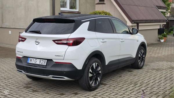 White Opel Grandland X 2018 in Trakai, with an engine capacity of 1.56 L and mileage of 199 thousand km for 11600 €, photo 3 on AUTOMOTO.COM.LV