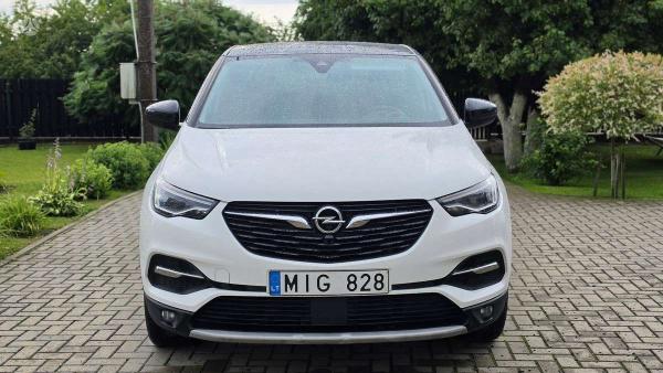 White Opel Grandland X 2018 in Trakai, with an engine capacity of 1.56 L and mileage of 199 thousand km for 11600 €, photo 6 on AUTOMOTO.COM.LV