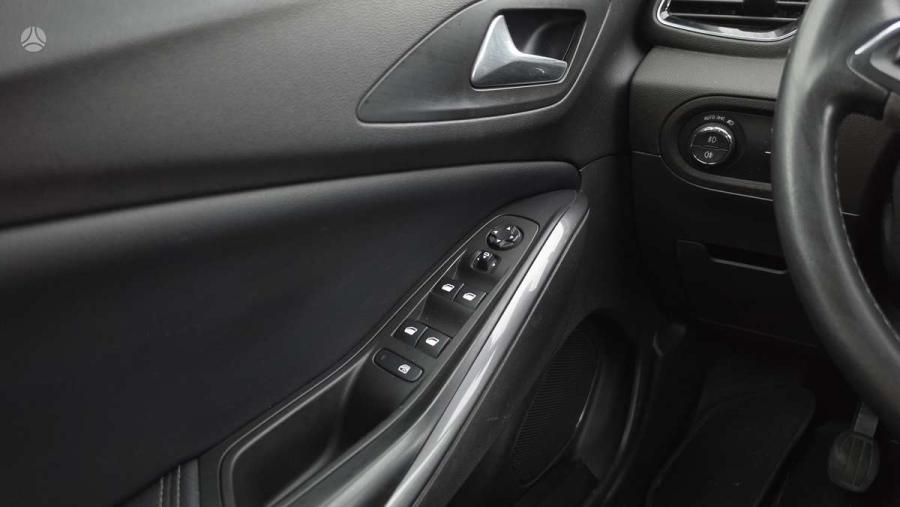 Balts Opel Grandland X 2018 Trakai, ar dzinēja tilpumu 1.56 L un nobraukumu 199 tūkst. km par 11600 €, foto 13 vietnē AUTOMOTO.COM.LV
