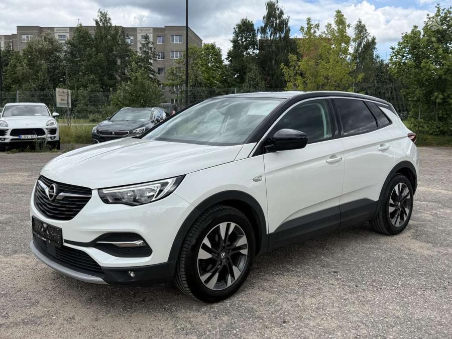 Белый Опель Grandland X 2018 в Алитус, объемом двигателя 1.20 л и пробегом 121 тыс. км за 8450 €, фото 1 на AUTOMOTO.COM.LV