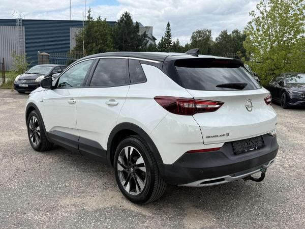 Balts Opel Grandland X 2018 Alīta, ar dzinēja tilpumu 1.20 L un nobraukumu 121 tūkst. km par 8450 €, foto 4 vietnē AUTOMOTO.COM.LV
