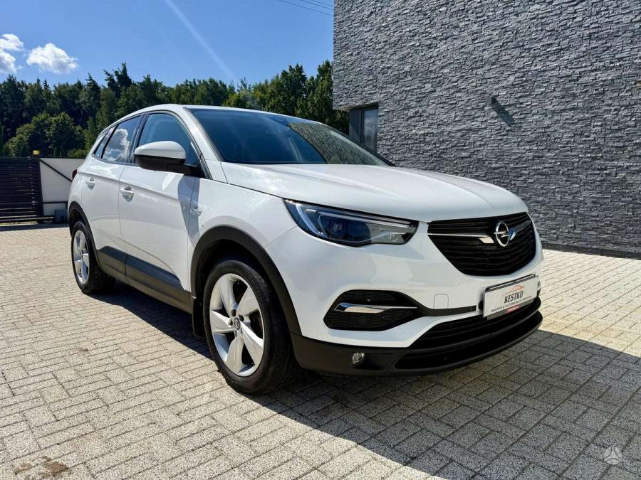 Белый Опель Grandland X 2018 в Таураге, объемом двигателя 1.56 л и пробегом 191 тыс. км за 9800 €, фото 1 на AUTOMOTO.COM.LV