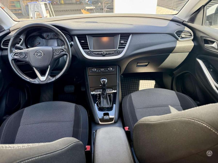 Белый Опель Grandland X 2018 в Таураге, объемом двигателя 1.56 л и пробегом 191 тыс. км за 9800 €, фото 13 на AUTOMOTO.COM.LV