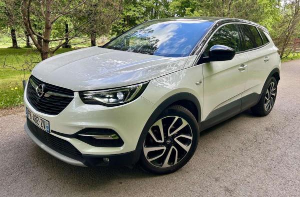 Белый Опель Grandland X 2018 в Таураге, объемом двигателя 2.00 л и пробегом 258 тыс. км за 11800 €, фото 1 на AUTOMOTO.COM.LV