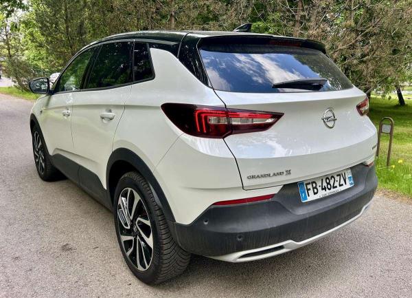 Белый Опель Grandland X 2018 в Таураге, объемом двигателя 2.00 л и пробегом 258 тыс. км за 11800 €, фото 2 на AUTOMOTO.COM.LV