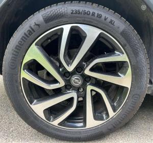 White Opel Grandland X 2018 in Taurage, with an engine capacity of 2.00 L and mileage of 258 thousand km for 11800 €, photo 30 on AUTOMOTO.COM.LV