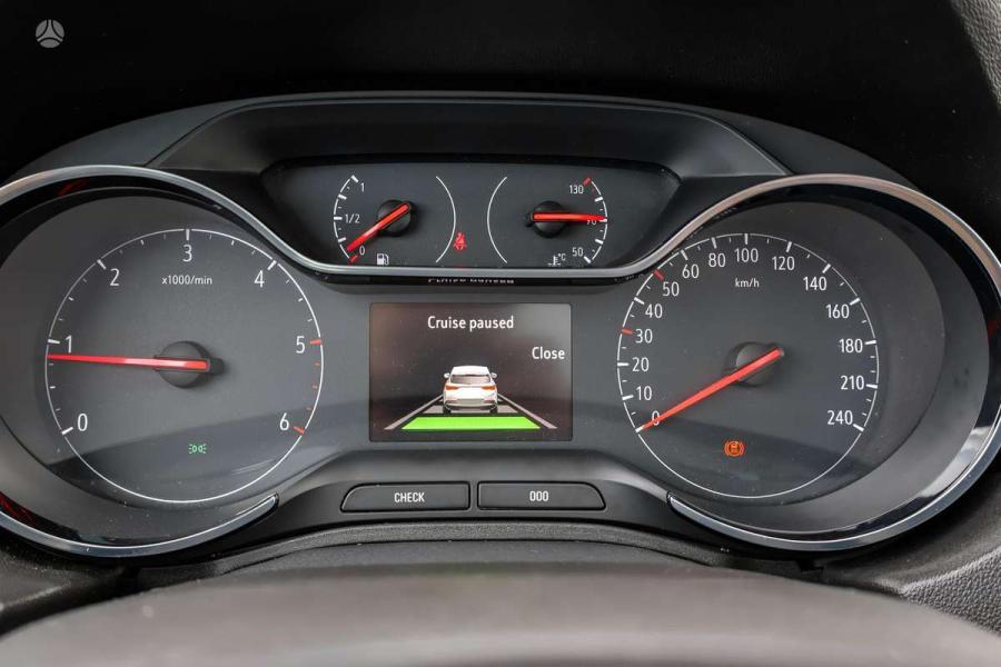 Balts Opel Grandland X 2018 Kauņa, ar dzinēja tilpumu 1.56 L un nobraukumu 250 tūkst. km par 10999 €, foto 28 vietnē AUTOMOTO.COM.LV