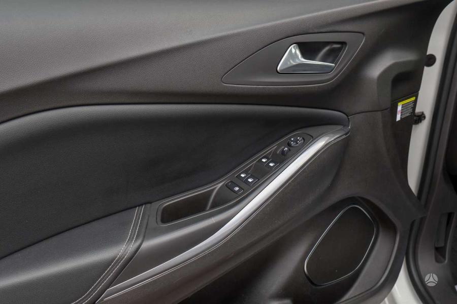 Balts Opel Grandland X 2018 Kauņa, ar dzinēja tilpumu 1.56 L un nobraukumu 250 tūkst. km par 10999 €, foto 47 vietnē AUTOMOTO.COM.LV