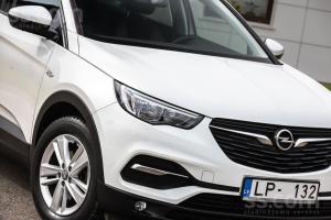 Белый Опель Grandland X 2018 в Елгава, объемом двигателя 1.20 л и пробегом 122 тыс. км за 12999 €, фото 4 на AUTOMOTO.COM.LV