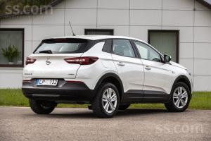 Белый Опель Grandland X 2018 в Елгава, объемом двигателя 1.20 л и пробегом 122 тыс. км за 12999 €, фото 11 на AUTOMOTO.COM.LV