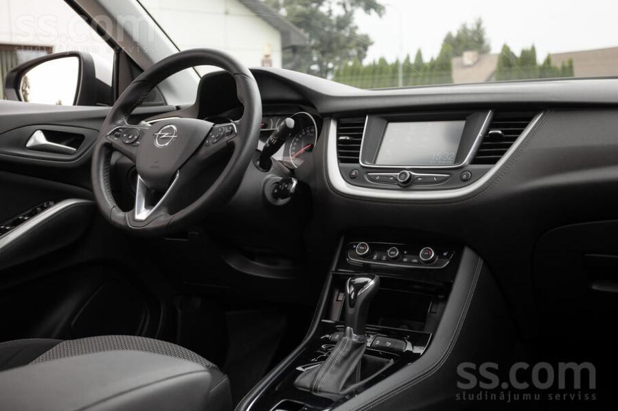 Белый Опель Grandland X 2018 в Елгава, объемом двигателя 1.20 л и пробегом 122 тыс. км за 12999 €, фото 19 на AUTOMOTO.COM.LV