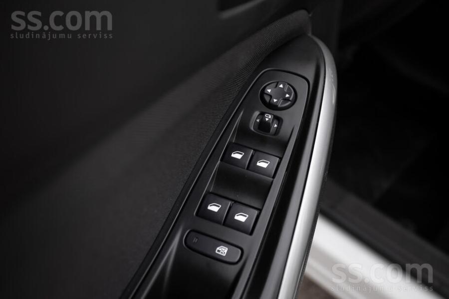 Белый Опель Grandland X 2018 в Елгава, объемом двигателя 1.20 л и пробегом 122 тыс. км за 12999 €, фото 25 на AUTOMOTO.COM.LV