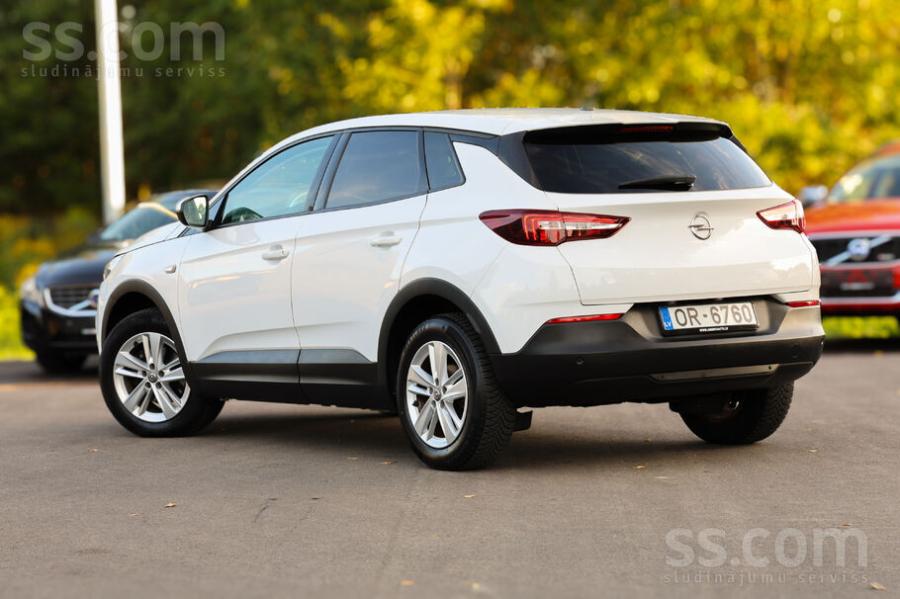 White Opel Grandland X 2018 in Jelgava, with an engine capacity of 1.50 L and mileage of 0 thousand km for 10850 €, photo 7 on AUTOMOTO.COM.LV