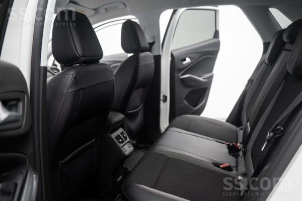 Белый Опель Grandland X 2018 в Таллин, объемом двигателя 1.60 л и пробегом 200 тыс. км за 9998 €, фото 11 на AUTOMOTO.COM.LV