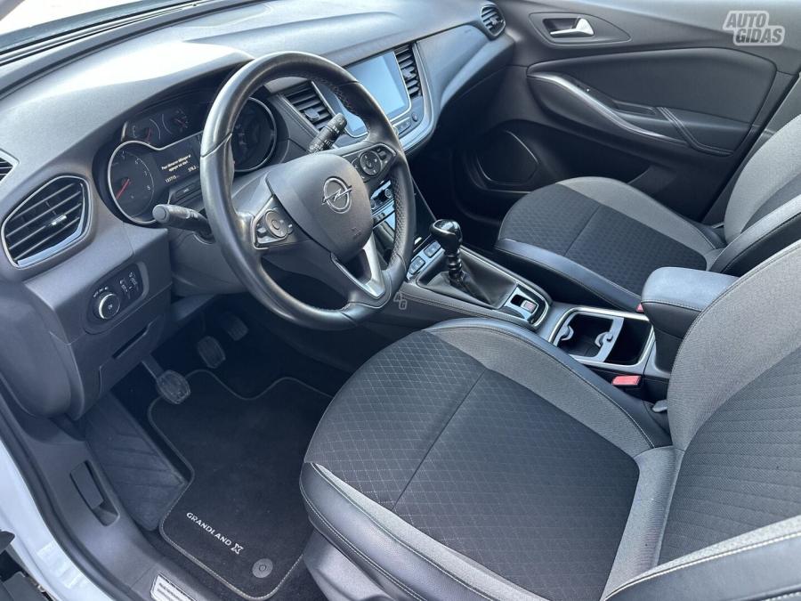 Balts Opel Grandland X 2018 Klaipėda, ar dzinēja tilpumu 1.20 L un nobraukumu 138 tūkst. km par 11900 €, foto 11 vietnē AUTOMOTO.COM.LV