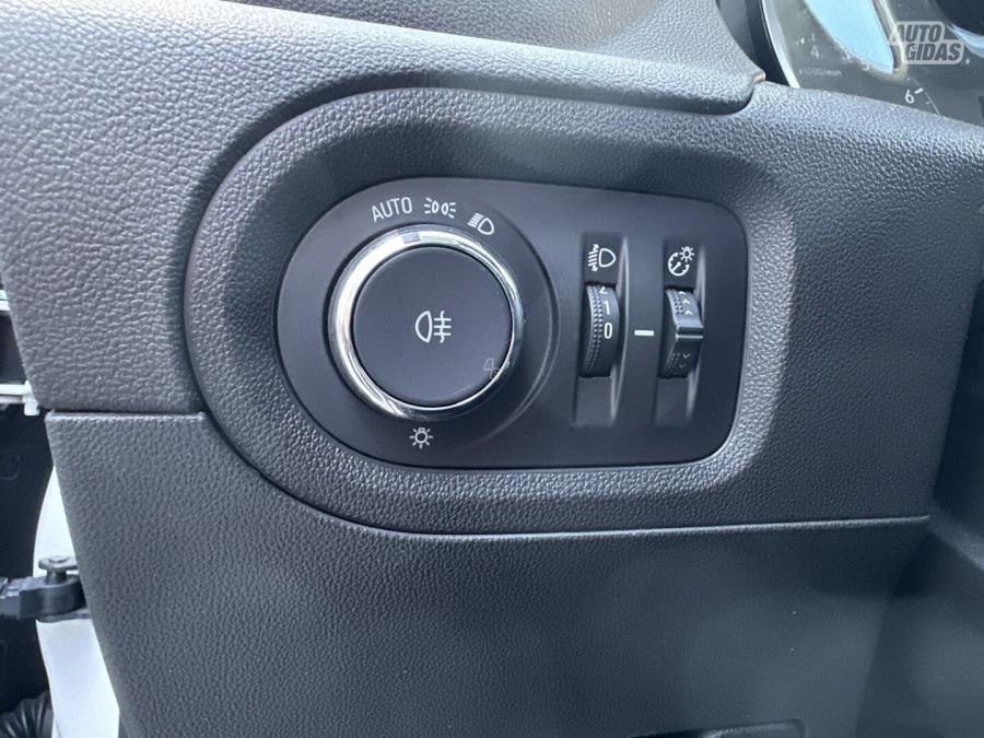 Balts Opel Grandland X 2018 Klaipėda, ar dzinēja tilpumu 1.20 L un nobraukumu 138 tūkst. km par 11900 €, foto 13 vietnē AUTOMOTO.COM.LV