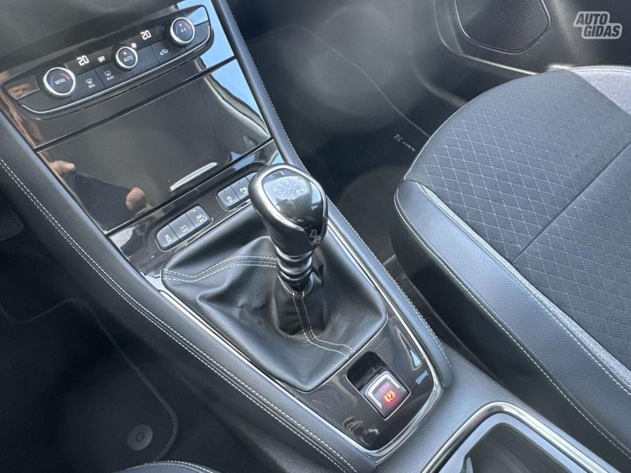 Balts Opel Grandland X 2018 Klaipėda, ar dzinēja tilpumu 1.20 L un nobraukumu 138 tūkst. km par 11900 €, foto 18 vietnē AUTOMOTO.COM.LV