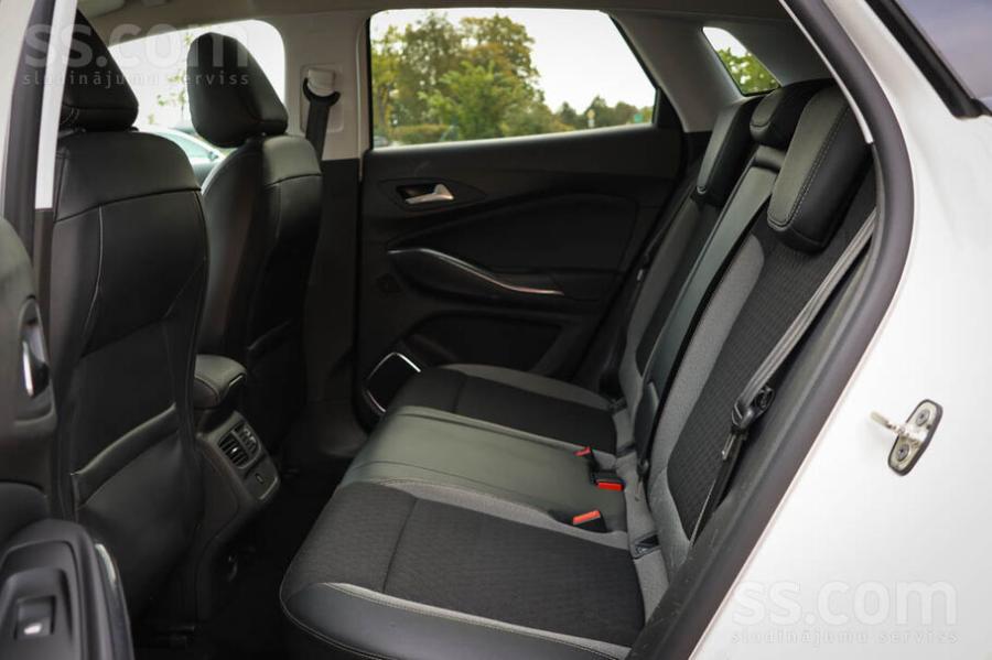 Balts Opel Grandland X 2019 Tukums, ar dzinēja tilpumu 1.20 L un nobraukumu 163 tūkst. km par 10790 €, foto 7 vietnē AUTOMOTO.COM.LV