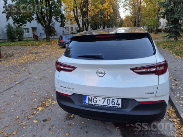 White Opel Grandland X 2019 in Riga, with an engine capacity of 1.20 L and mileage of 174 thousand km for 10466 €, photo 3 on AUTOMOTO.COM.LV