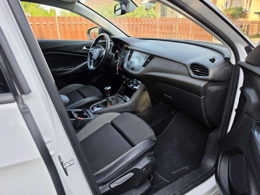 Balts Opel Grandland X 2019 Panevēža, ar dzinēja tilpumu 1.50 L un nobraukumu 270 tūkst. km par 8300 €, foto 12 vietnē AUTOMOTO.COM.LV