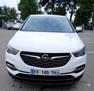 Белый Опель Grandland X 2019 в Таураге, объемом двигателя 1.50 л и пробегом 92 тыс. км за 10800 €, фото 4 на AUTOMOTO.COM.LV