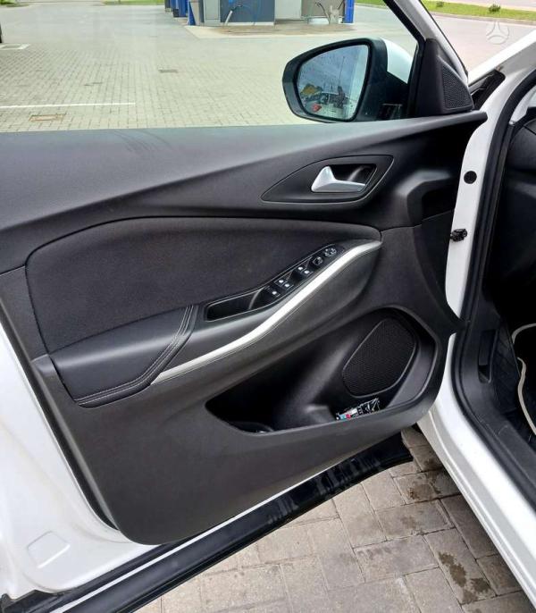 Белый Опель Grandland X 2019 в Таураге, объемом двигателя 1.50 л и пробегом 92 тыс. км за 10800 €, фото 6 на AUTOMOTO.COM.LV