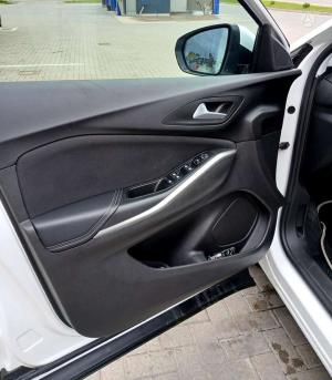 Белый Опель Grandland X 2019 в Таураге, объемом двигателя 1.50 л и пробегом 92 тыс. км за 10800 €, фото 6 на AUTOMOTO.COM.LV