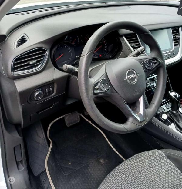 Белый Опель Grandland X 2019 в Таураге, объемом двигателя 1.50 л и пробегом 92 тыс. км за 10800 €, фото 7 на AUTOMOTO.COM.LV