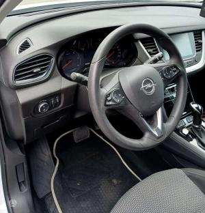 Белый Опель Grandland X 2019 в Таураге, объемом двигателя 1.50 л и пробегом 92 тыс. км за 10800 €, фото 7 на AUTOMOTO.COM.LV