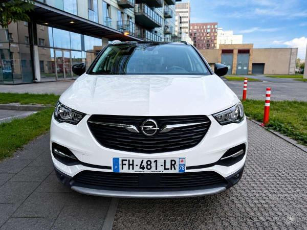 Белый Опель Grandland X 2019 в Вильнюс, объемом двигателя 1.20 л и пробегом 170 тыс. км за 10000 €, фото 2 на AUTOMOTO.COM.LV