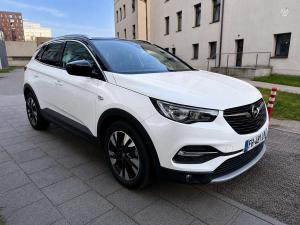 White Opel Grandland X 2019 in Vilnius, with an engine capacity of 1.20 L and mileage of 170 thousand km for 10000 €, photo 4 on AUTOMOTO.COM.LV