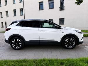 White Opel Grandland X 2019 in Vilnius, with an engine capacity of 1.20 L and mileage of 170 thousand km for 10000 €, photo 5 on AUTOMOTO.COM.LV
