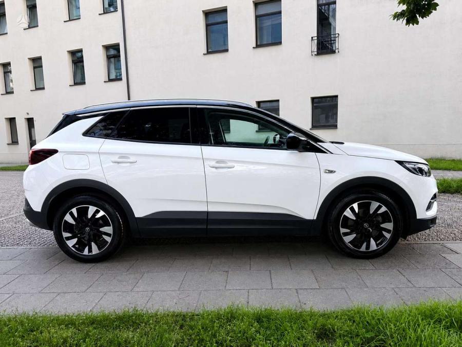White Opel Grandland X 2019 in Vilnius, with an engine capacity of 1.20 L and mileage of 170 thousand km for 10000 €, photo 5 on AUTOMOTO.COM.LV